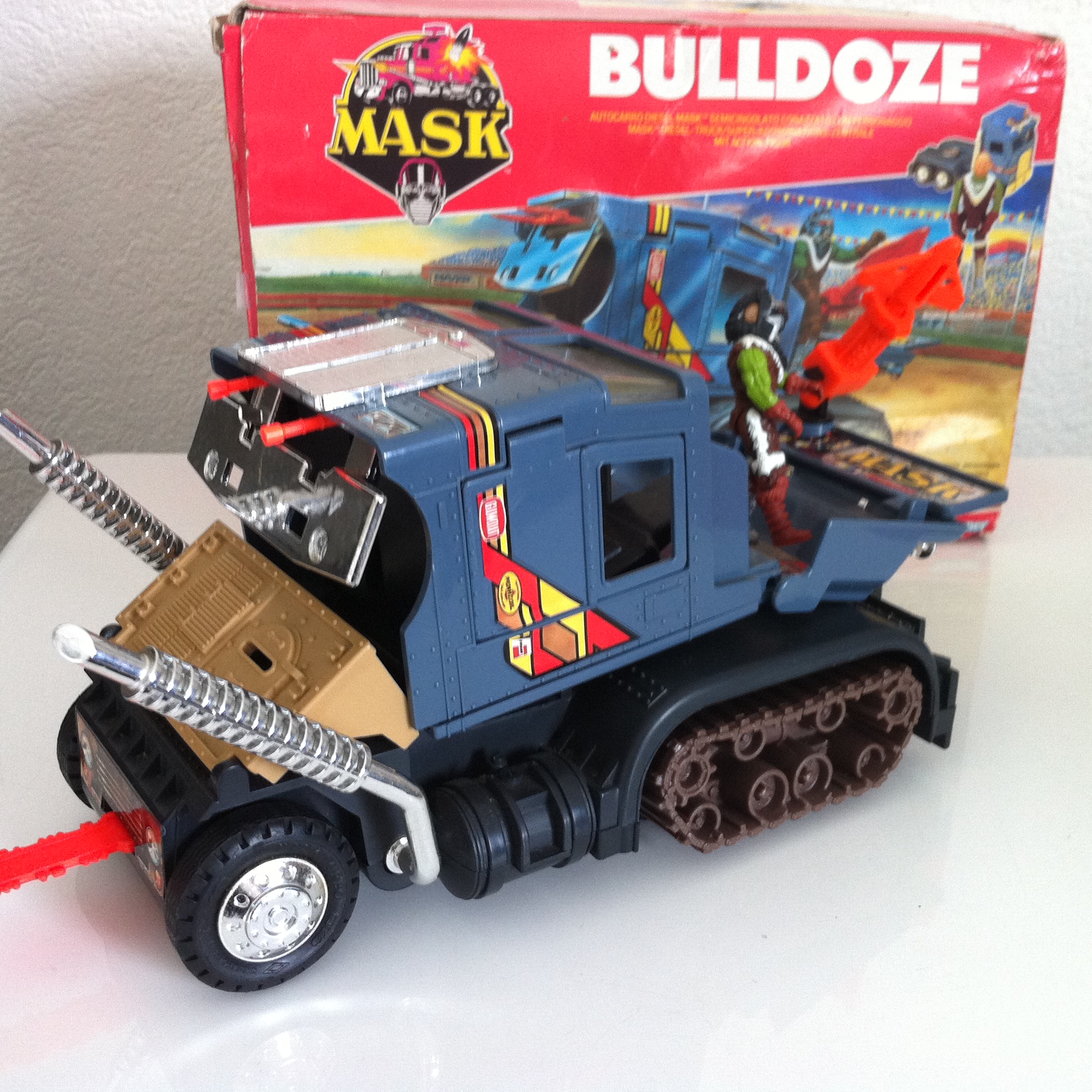 MASK KENNER BULLDOZE | Boutique Univers Vintage
